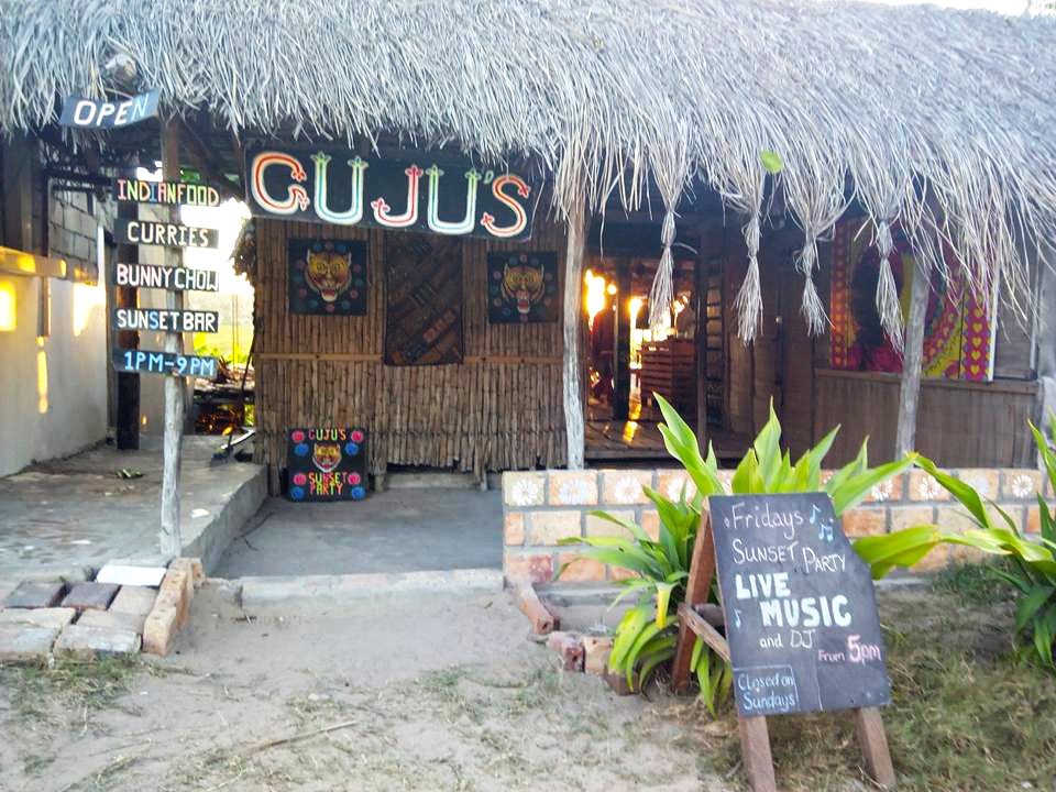 2025 Gujus Sunset Bar - Tofo Restaurants & Bars