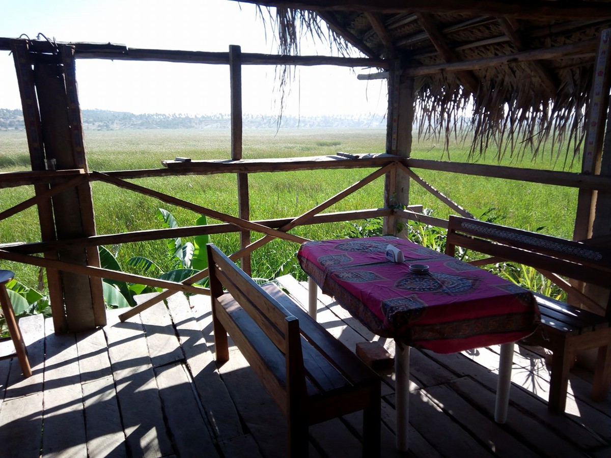 2025 Gujus Sunset Bar - Tofo Restaurants & Bars